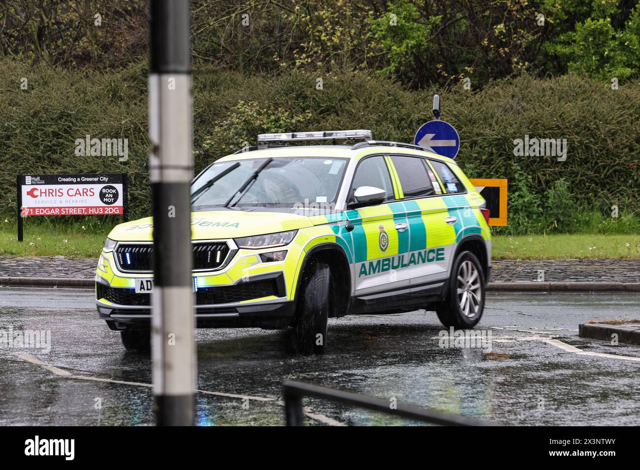 Hull, UK. 28th Apr, 2024. Four Fire engines and fire rescue services ...
