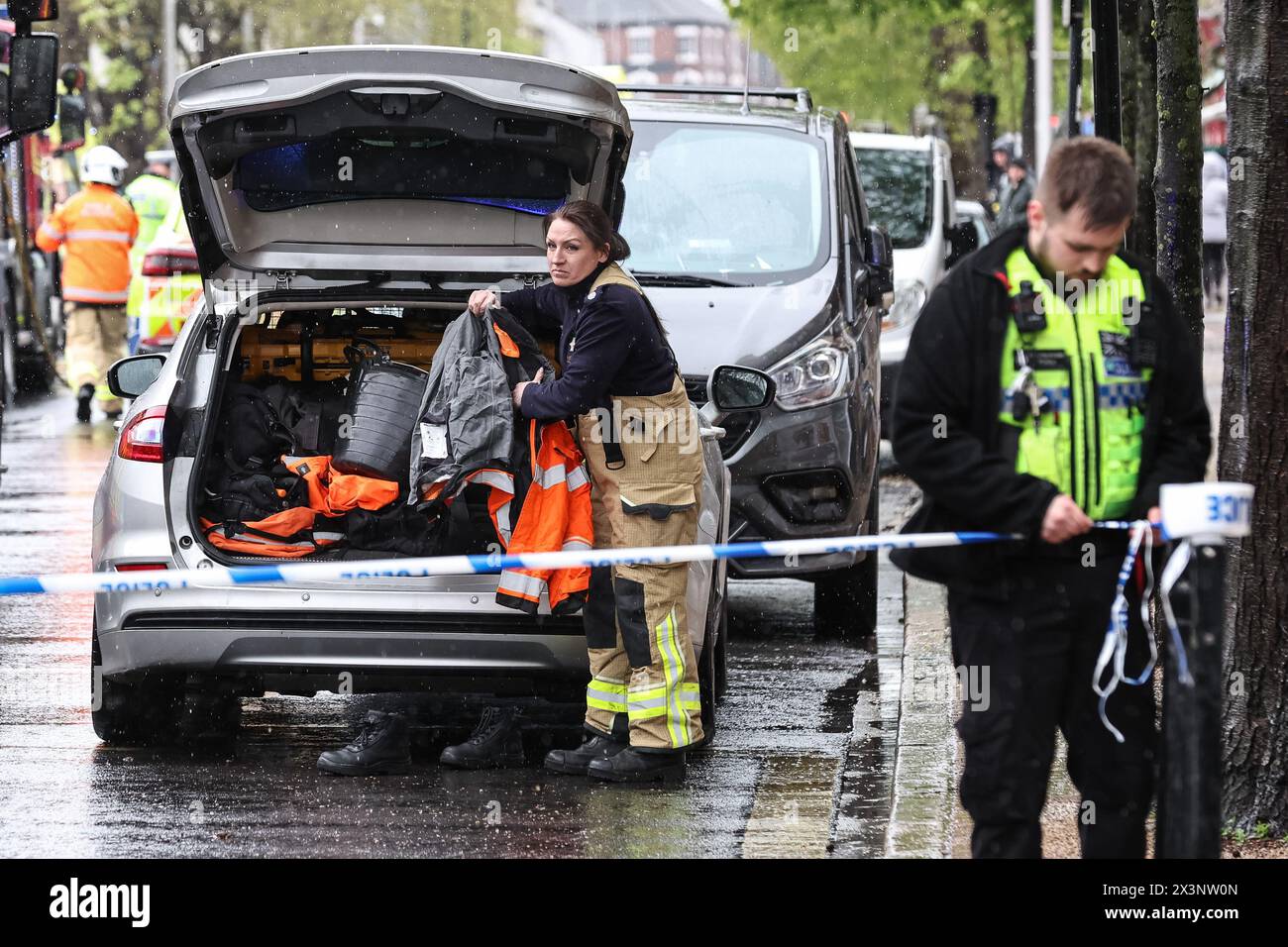 Hull, UK. 28th Apr, 2024. Four Fire engines and fire rescue services ...