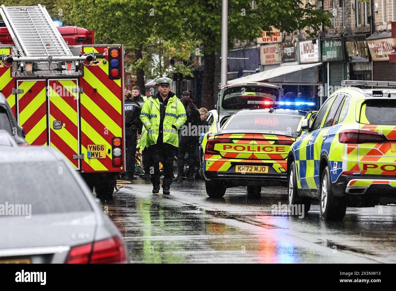 Hull, UK. 28th Apr, 2024. Four Fire engines and fire rescue services ...