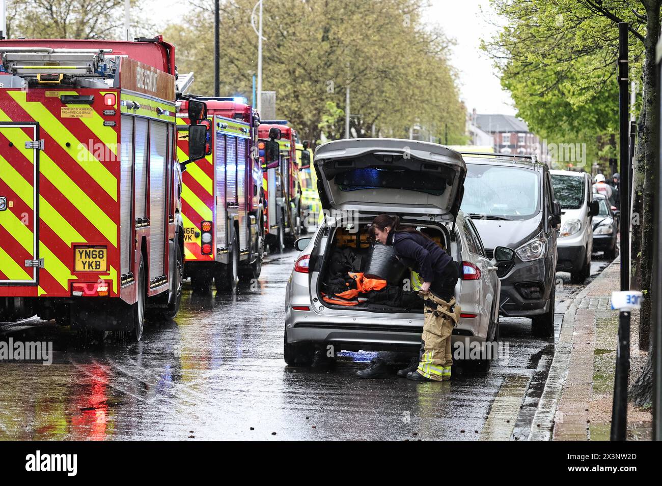 Hull, UK. 28th Apr, 2024. Four Fire engines and fire rescue services ...