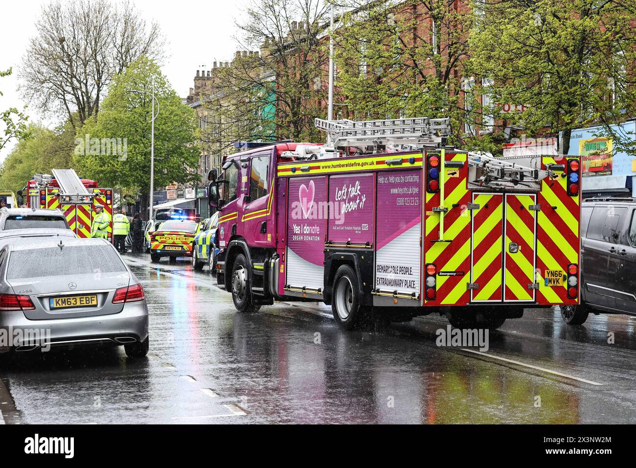 Hull, UK. 28th Apr, 2024. Four Fire engines and fire rescue services ...