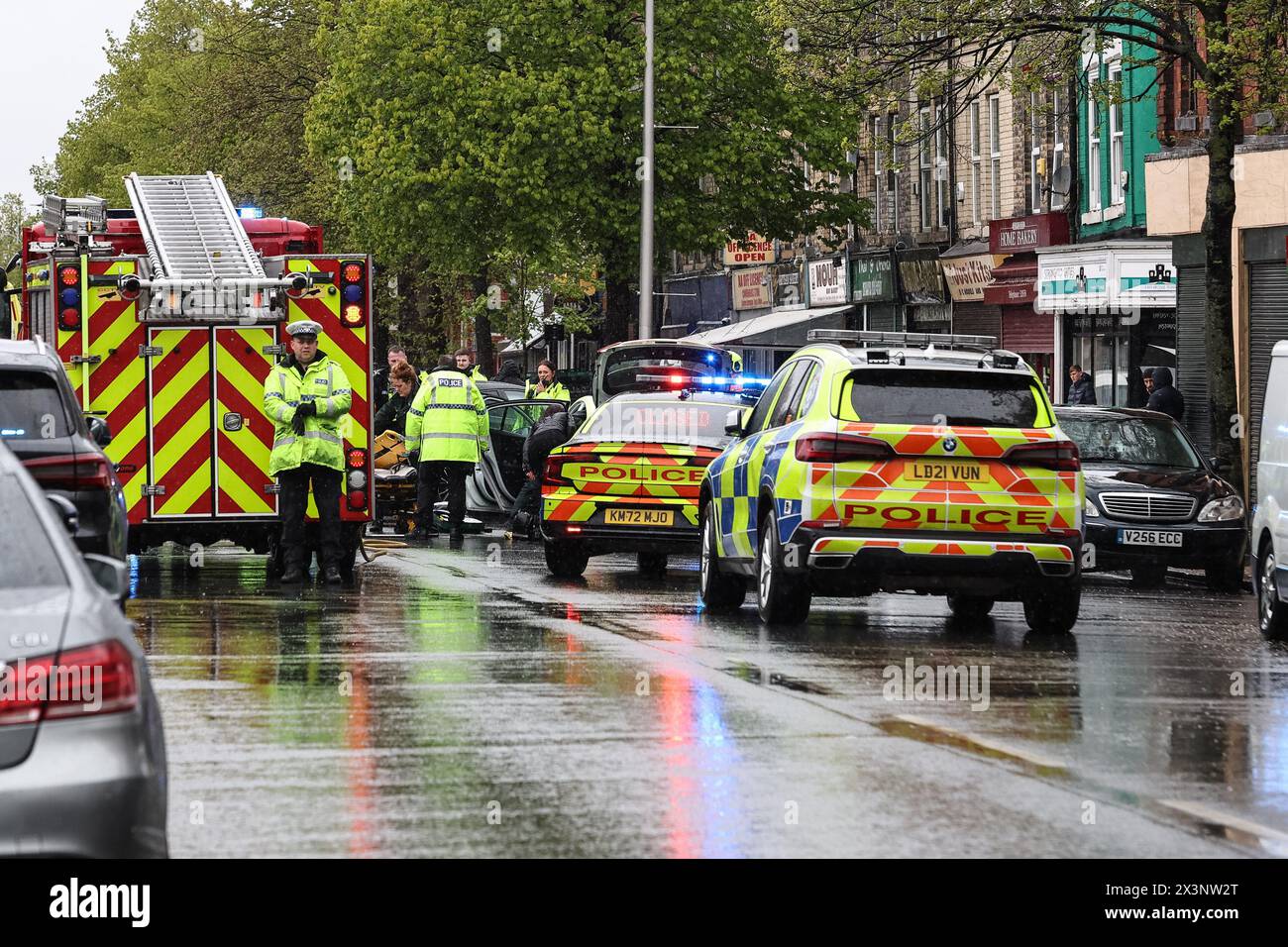 Hull, UK. 28th Apr, 2024. Four Fire engines and fire rescue services ...