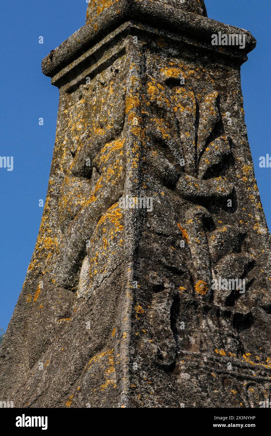 Sculpted pinnacle or obelisk. Amid family monuments of the 1st to 3rd ...