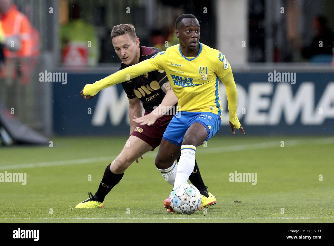 WAALWIJK - (l-r) Jens Toornstra of FC Utrecht, David Min of RKC Waalwijk during the Dutch ...