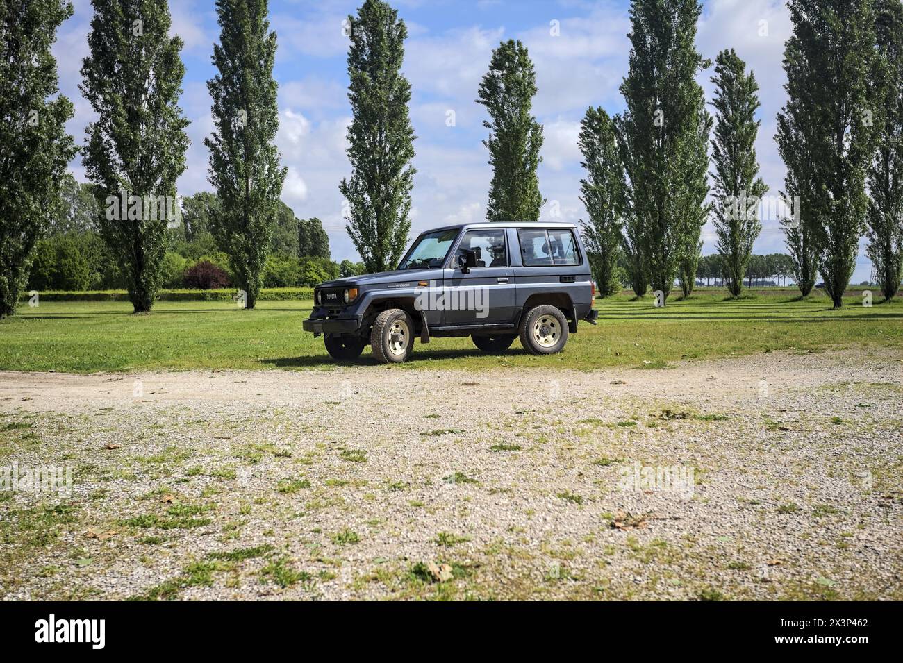 Toyota prado white hi-res stock photography and images - Alamy