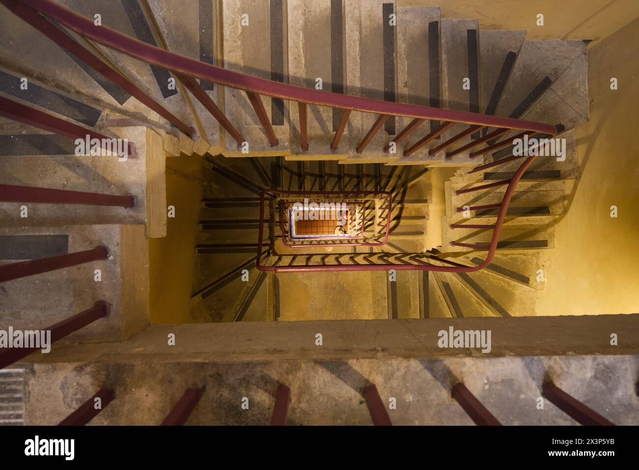 Inside of an arch hi-res stock photography and images - Alamy