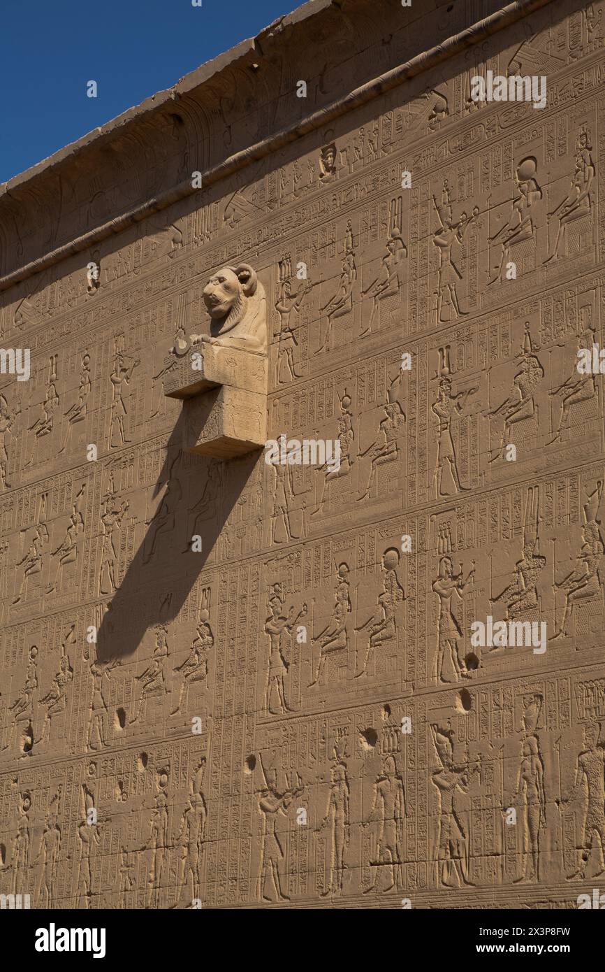 Exterior Reliefs, Dendera Temple of Hathor, UNESCO World Heritage Site ...