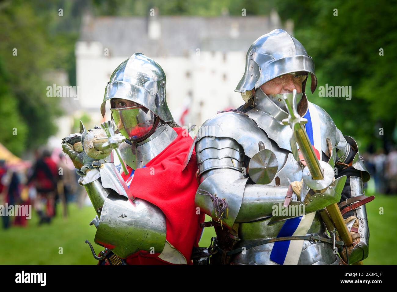 JOUSTING JESTERS AND DUELLING AT TRAQUAIR! TRAQUAIR MEDIEVAL FAYRE ...