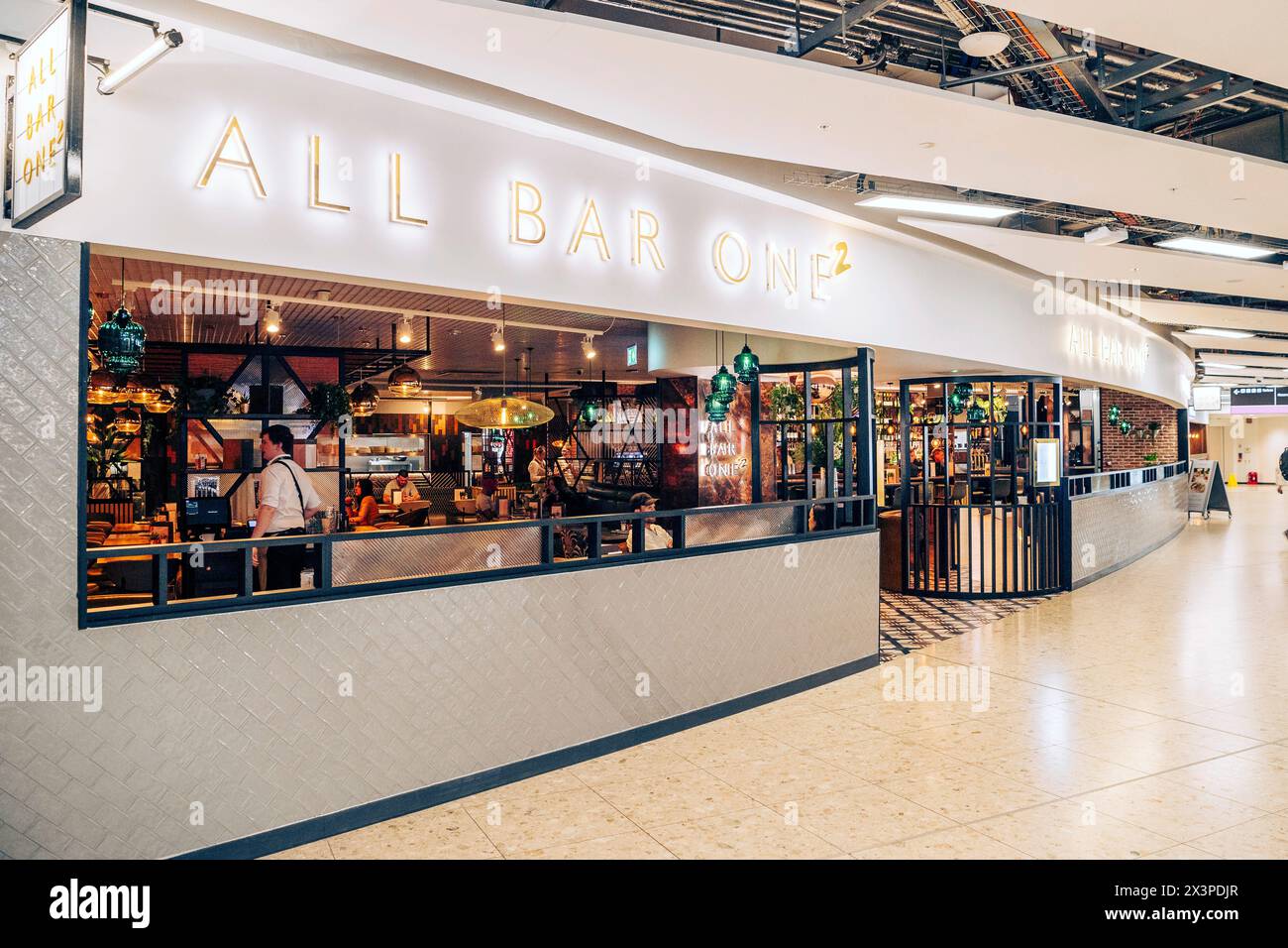 Edinburgh Airport, All Bar One Stock Photo - Alamy