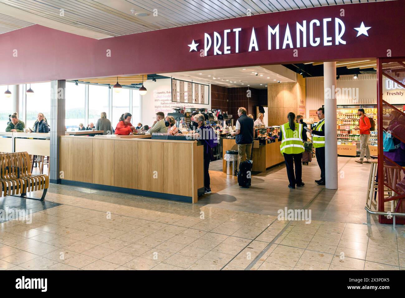 Airport lounge coffee hi-res stock photography and images - Alamy
