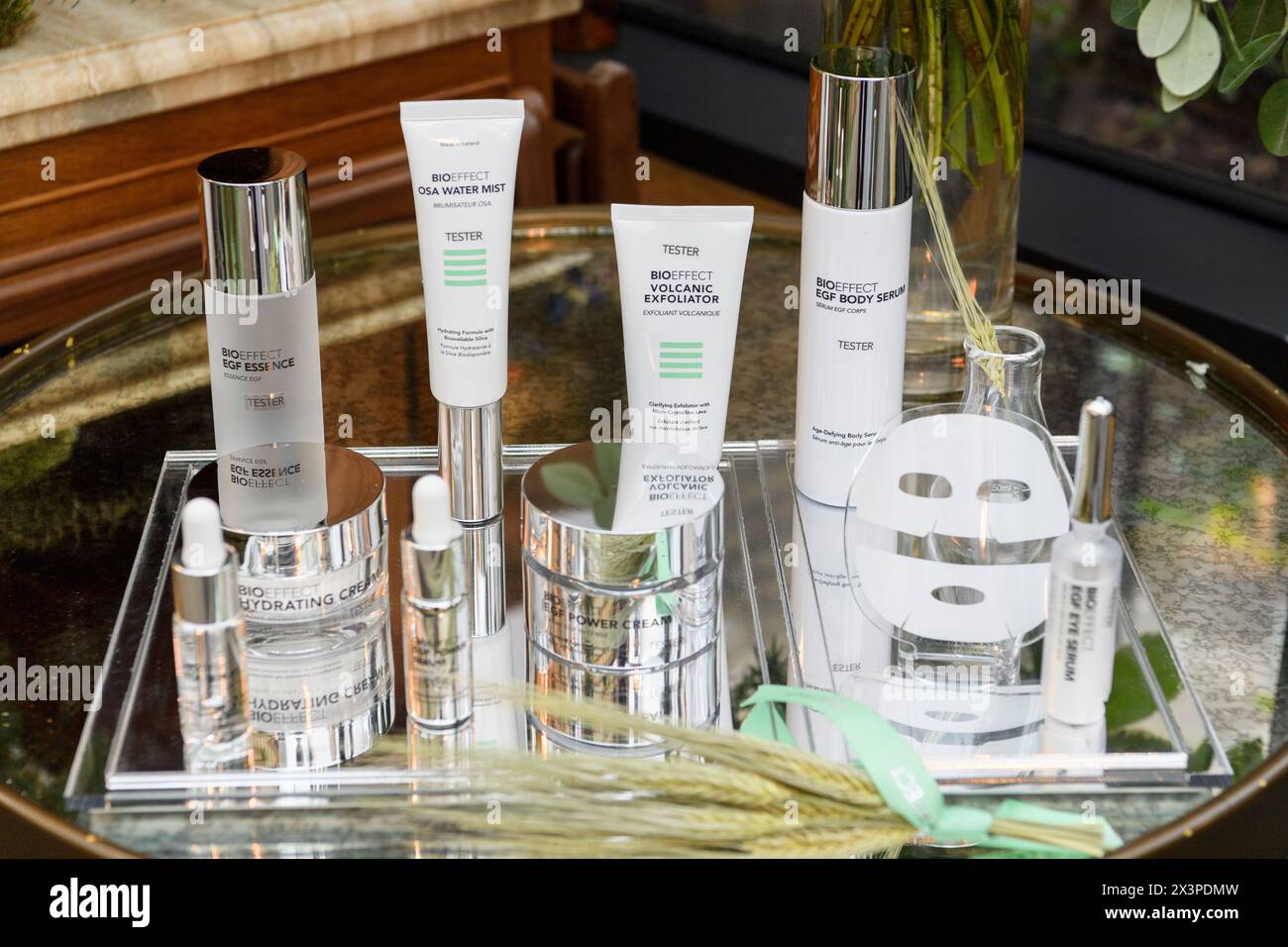 Beauty product launch hi-res stock photography and images - Alamy