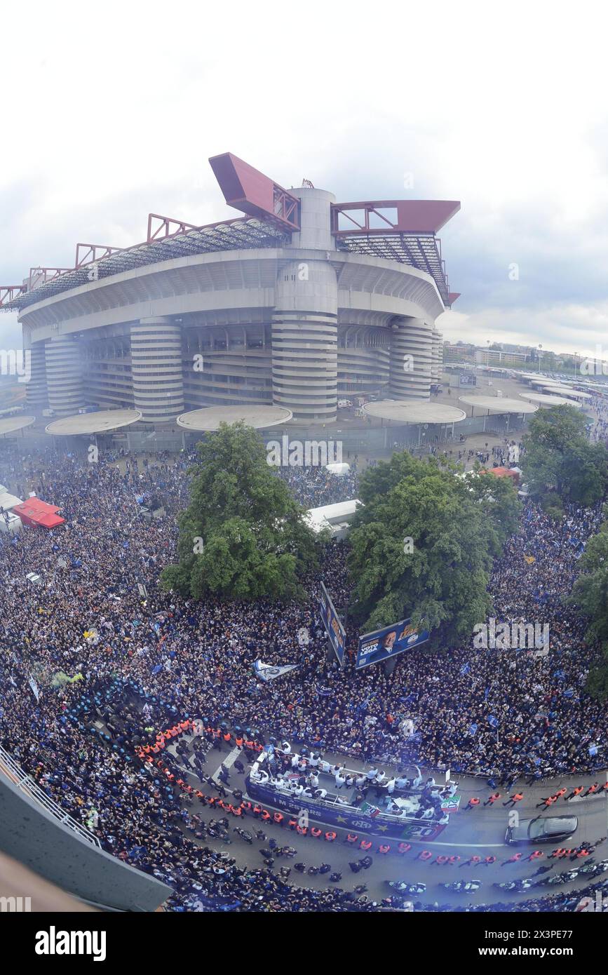 Milan scudetto celebrations hi-res stock photography and images - Alamy