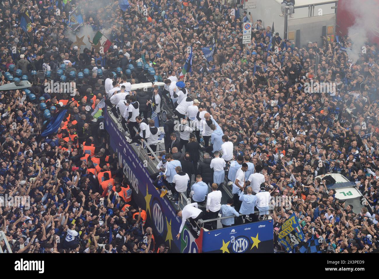 Milan scudetto celebrations hi-res stock photography and images - Alamy