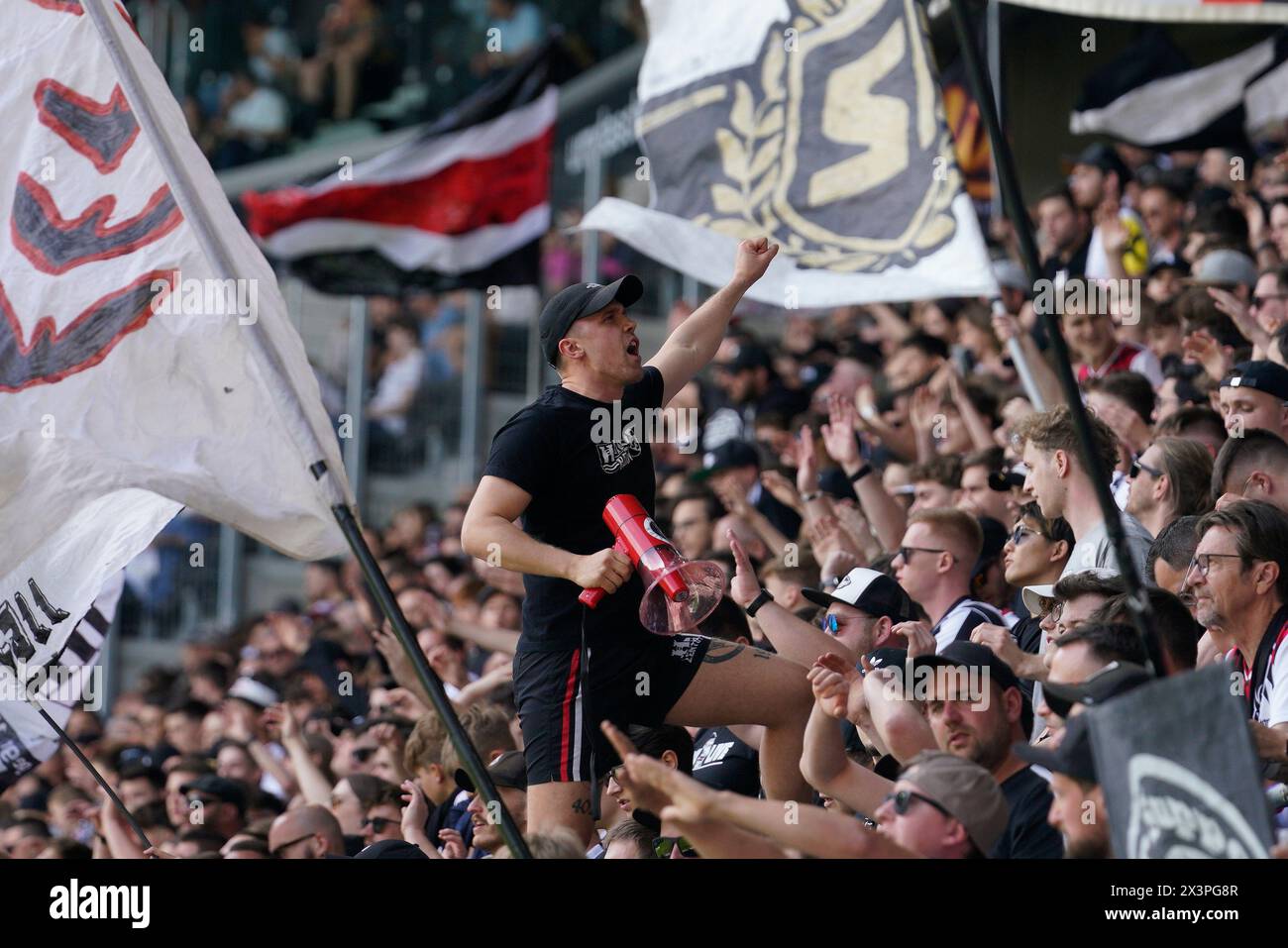 LINZ, AUSTRIA - APRIL 28: Fans of LASK during the Admiral Bundesliga ...