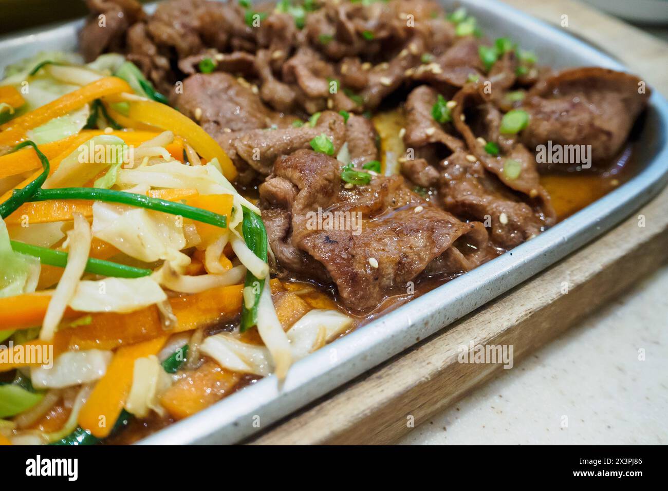 Beef slice with vegetable teppanyaki japanese style Stock Photo - Alamy