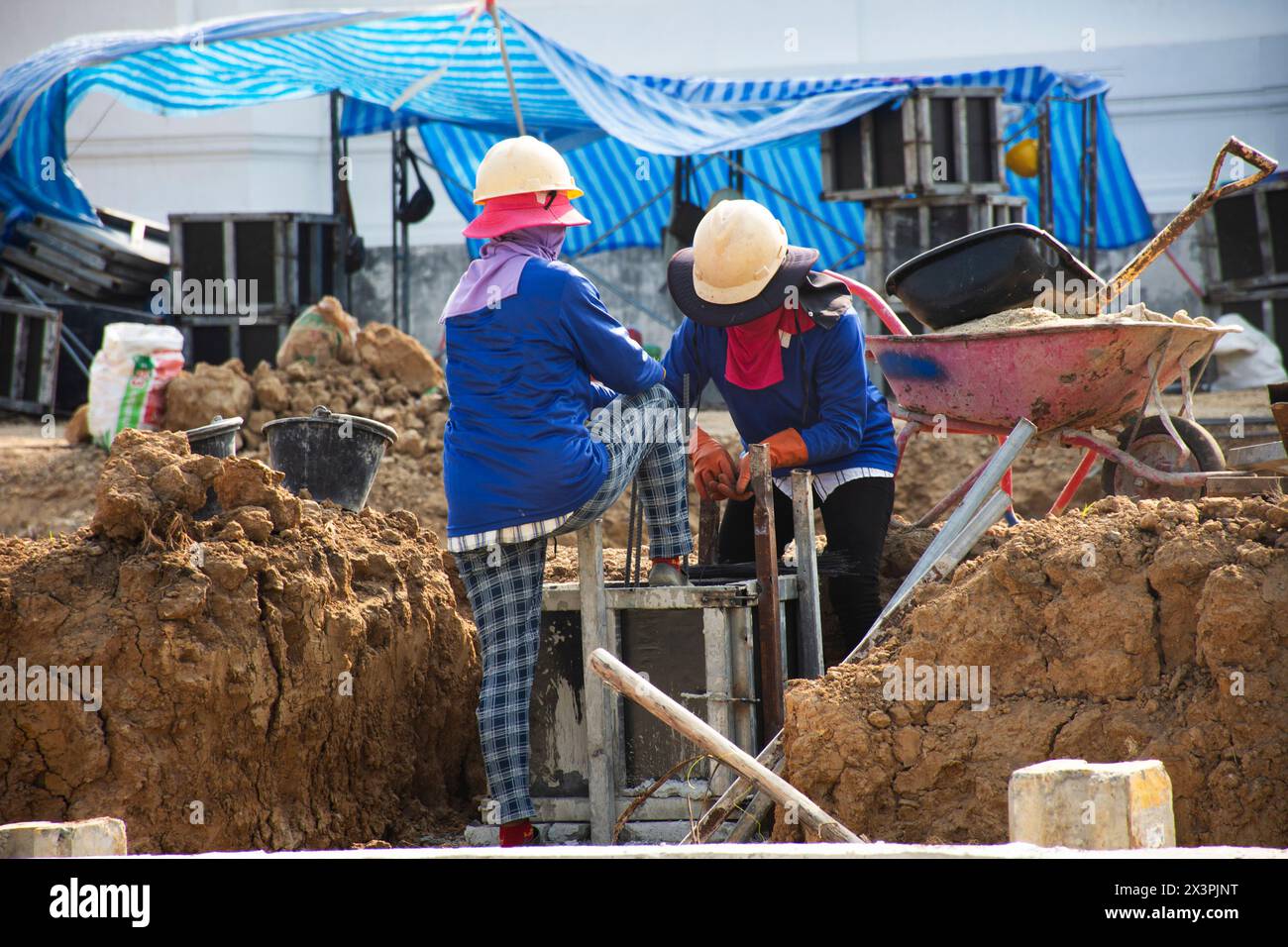 Asian labor people thai labour workers use machine tools and heavy ...