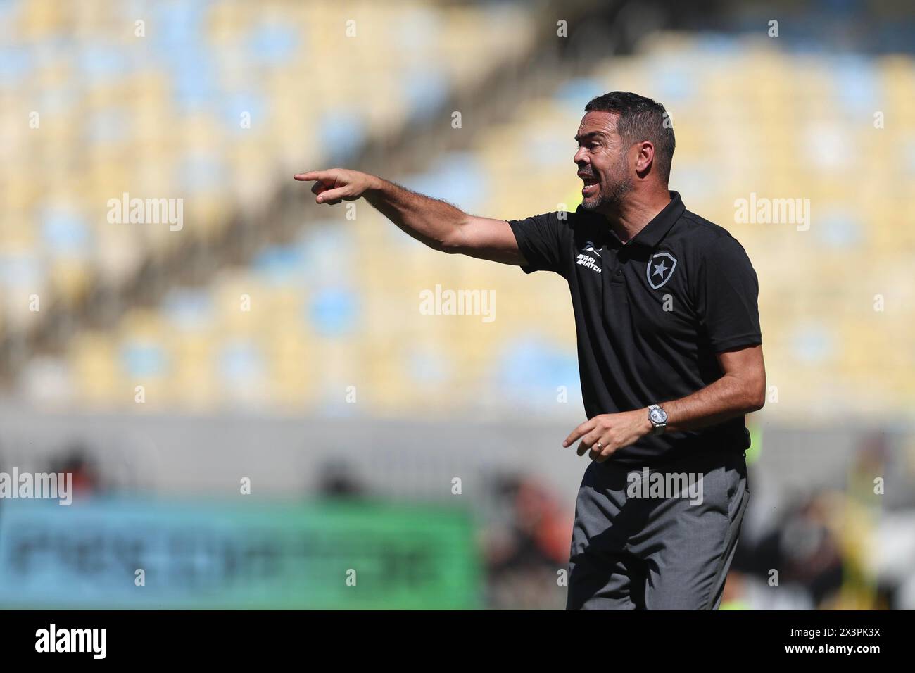 Rio de Janeiro, Brazil. 28th Apr, 2024. Botafogo manager Artur Jorge ...