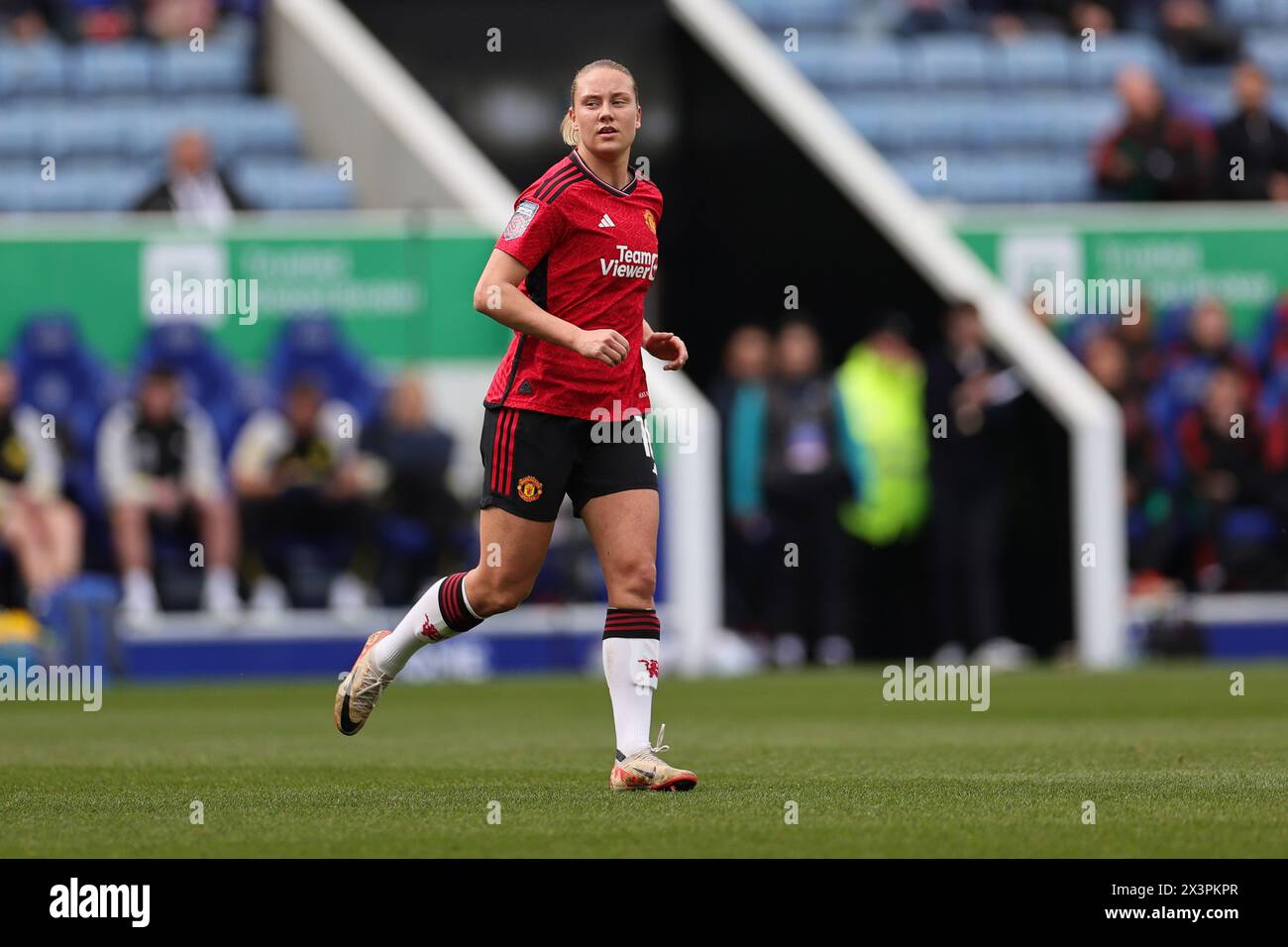 Lisa naalsund with ball hi-res stock photography and images - Alamy