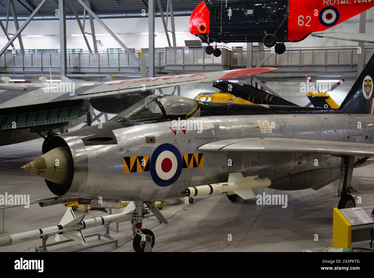 English Electric Lightning F.1, XM135 British interceptor fighter ...