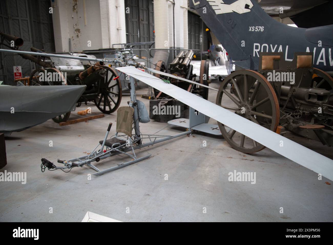 Rotary wing aircraft hi-res stock photography and images - Alamy