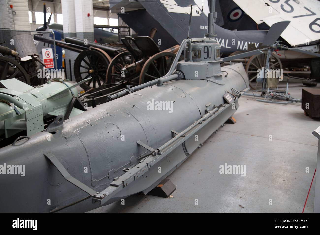 Midget man hi-res stock photography and images - Alamy