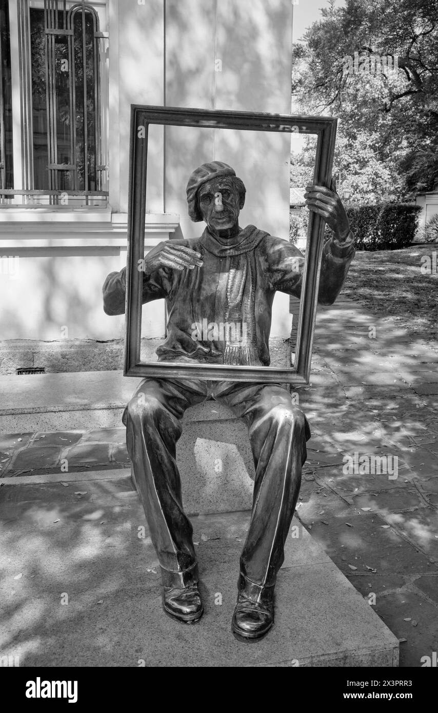 Bulgaria, Plovdiv; bronze statue in a central street of the city Stock ...