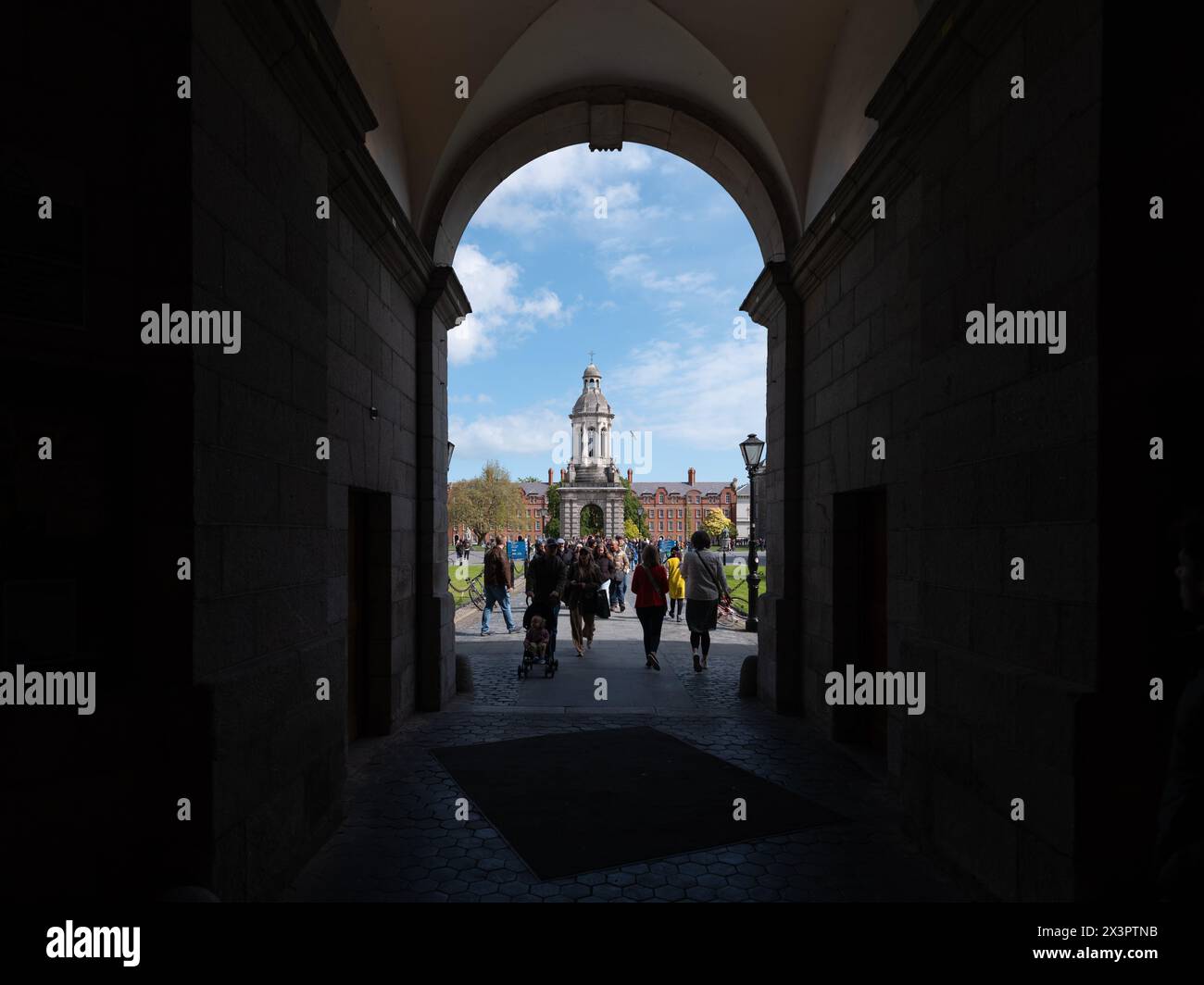 Trinity college main entrance hi-res stock photography and images - Alamy