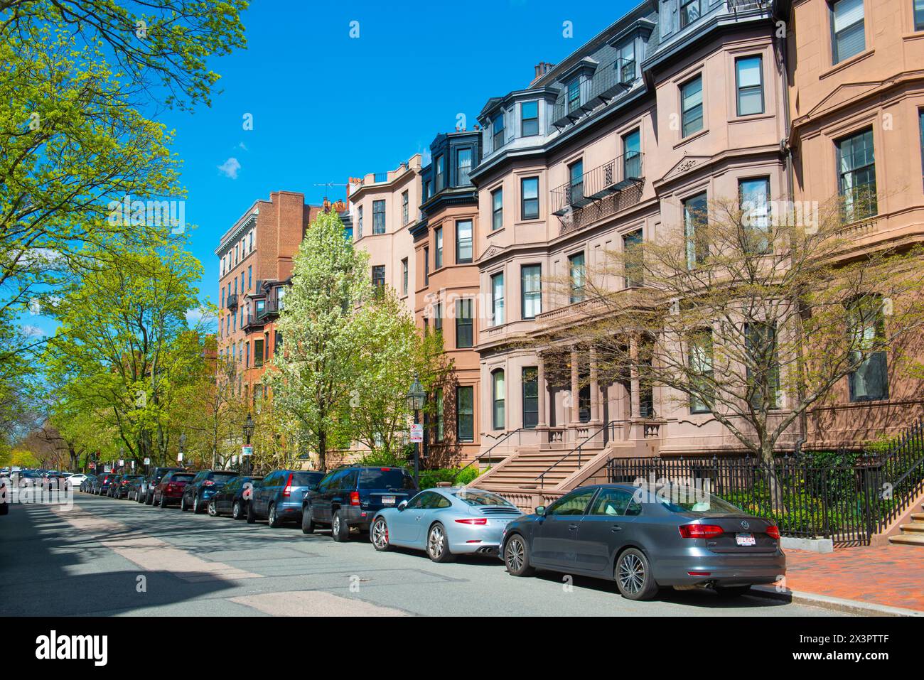 Historic residential townhouses at 25 and 27 Marlborough Street between ...