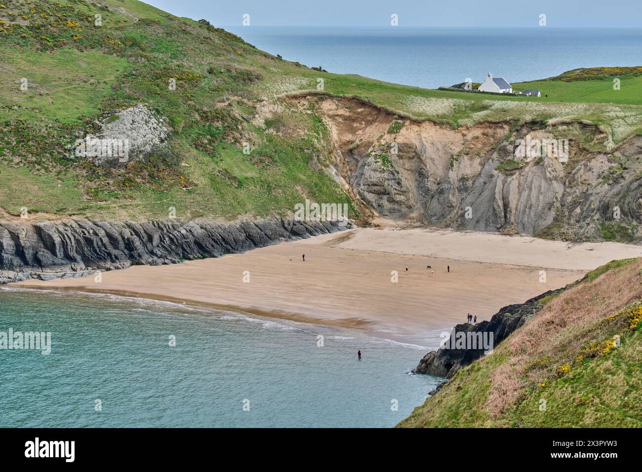 Mwnt Beach and Eglwys y Grog (Holy Cross Church) Mwnt, Cardigan ...