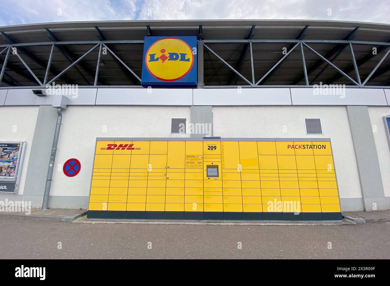 Symbole lidl hi-res stock photography and images - Alamy