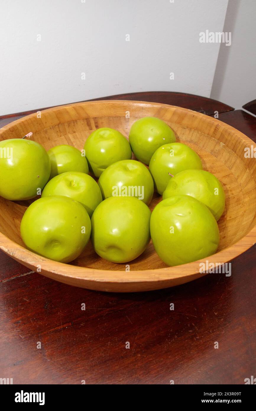 Green apple on a table in Rio de Janeiro, Brazil Stock Photo - Alamy