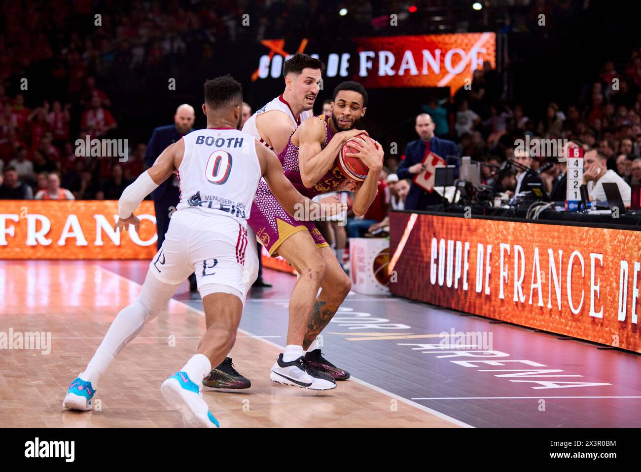 Paris, France. 27th Apr, 2024. Cameron HUNT (24) of JDA Dijon during ...