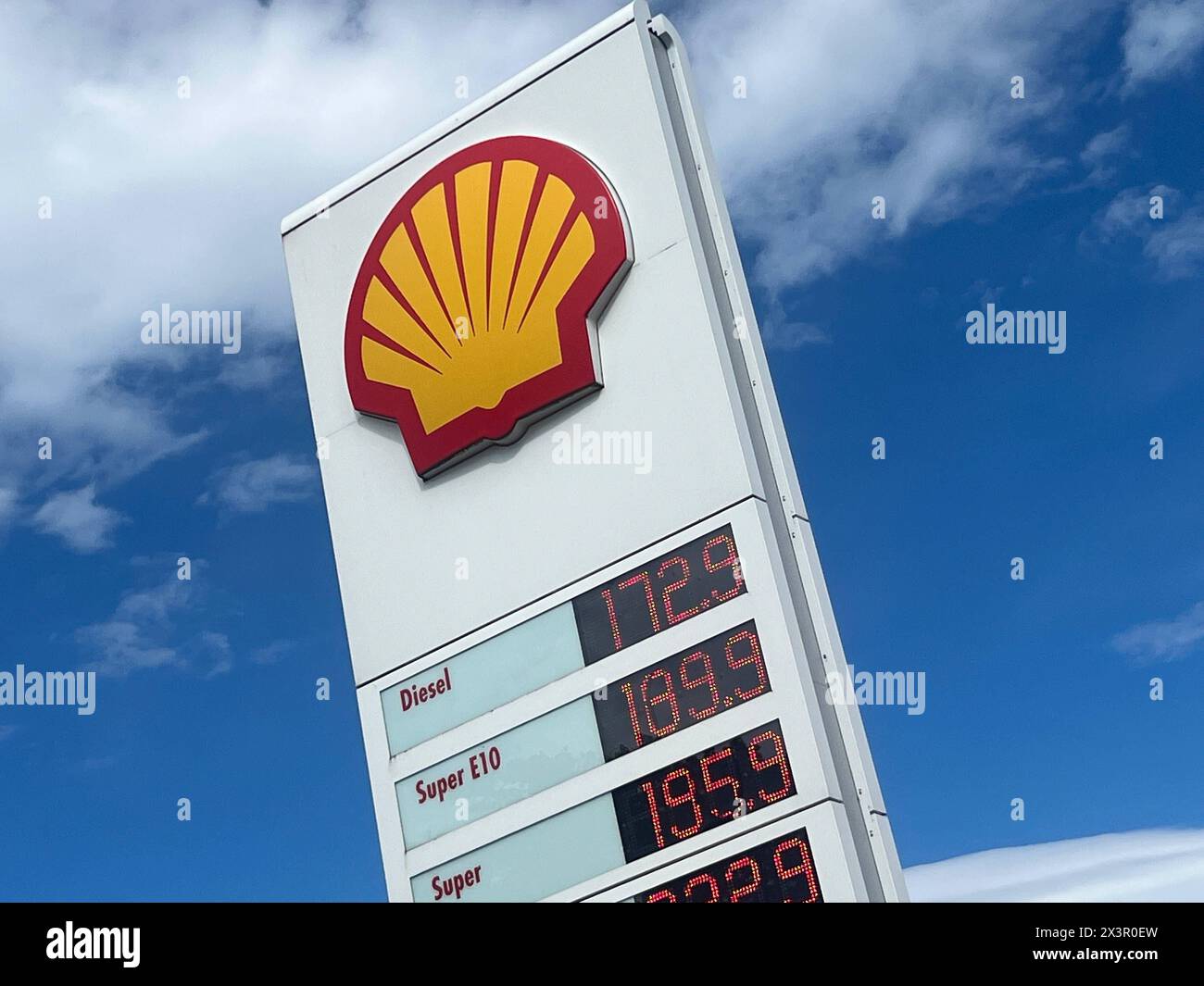 Tankstelle ESSO Preistafel *** Petrol station ESSO price board ...