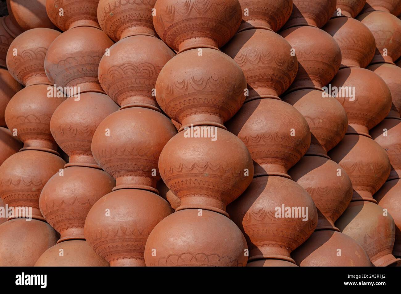 Earthen pots hi-res stock photography and images - Alamy