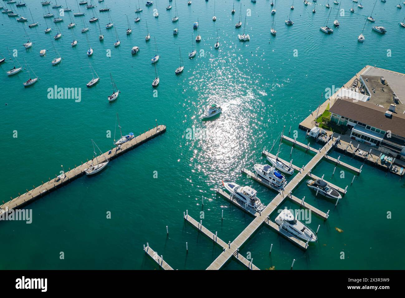 Sunny aerial view of the Monroe Harbor at Chicago Stock Photo - Alamy