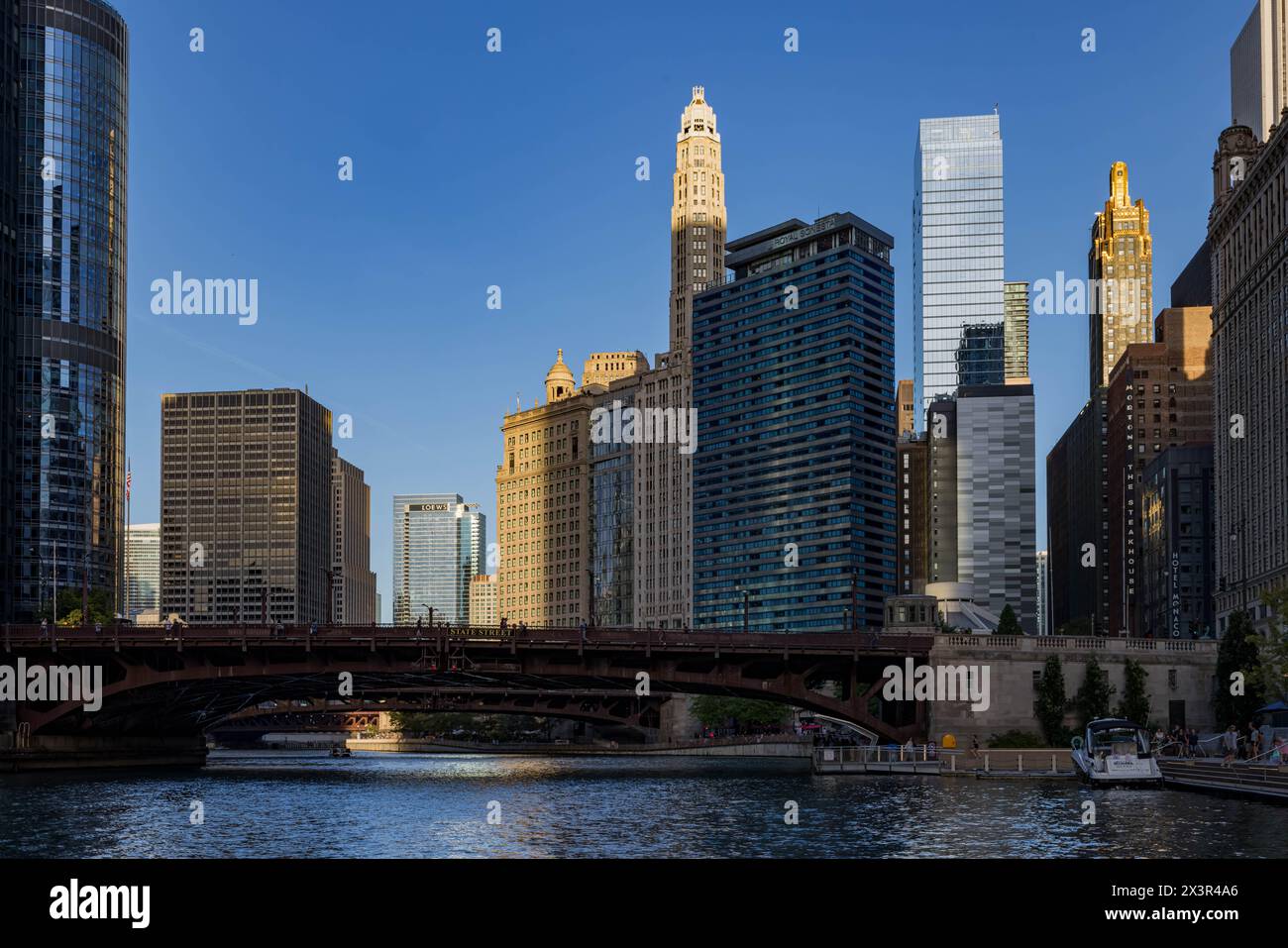 State street bridge chicago hi-res stock photography and images - Alamy