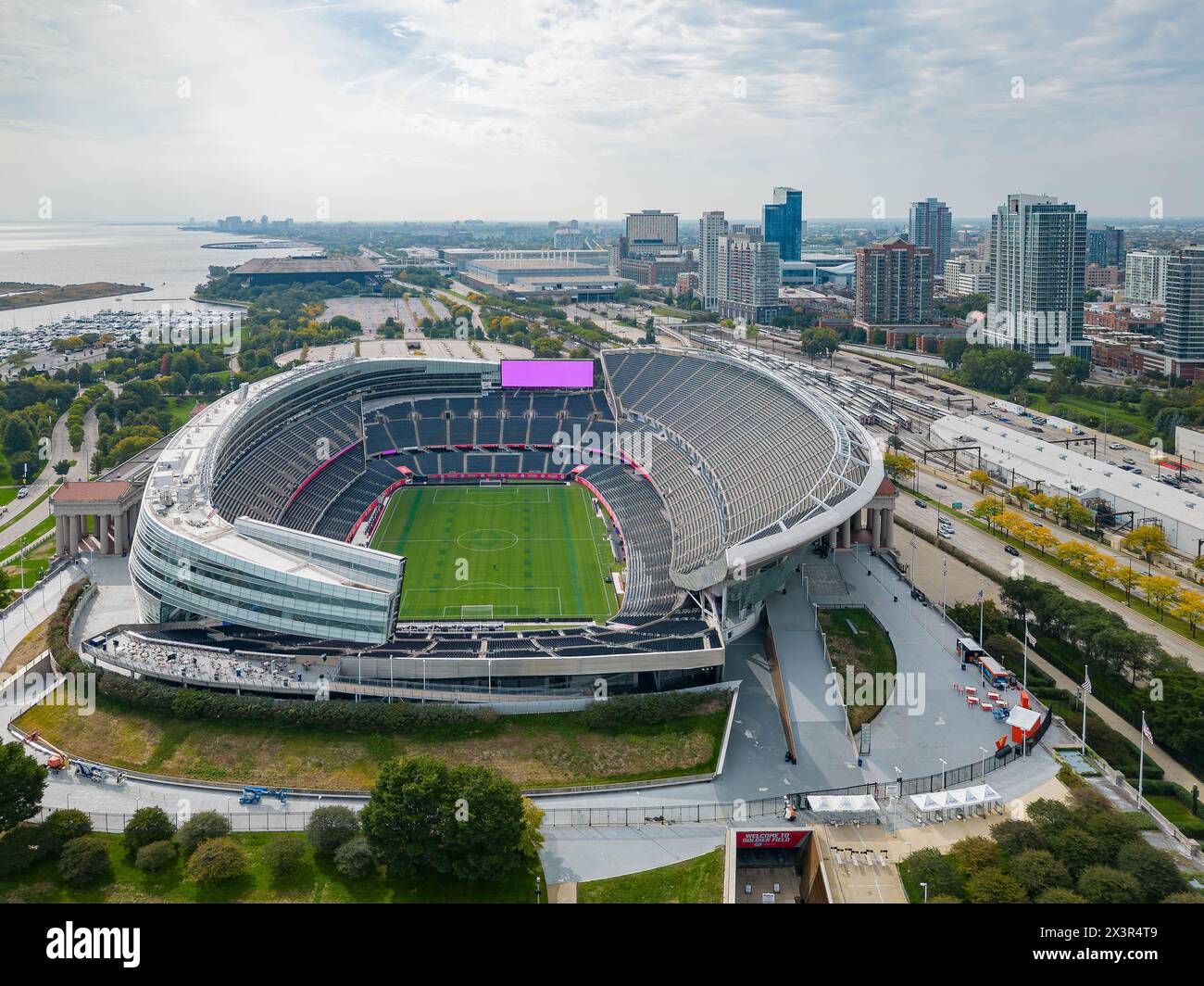 Chicago stadium aerial hi-res stock photography and images - Alamy