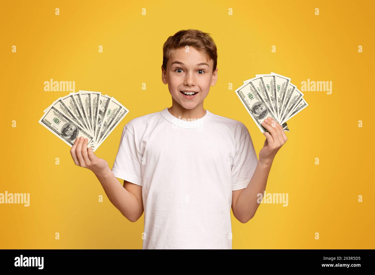 Two stacks of dollar bills hi-res stock photography and images - Alamy