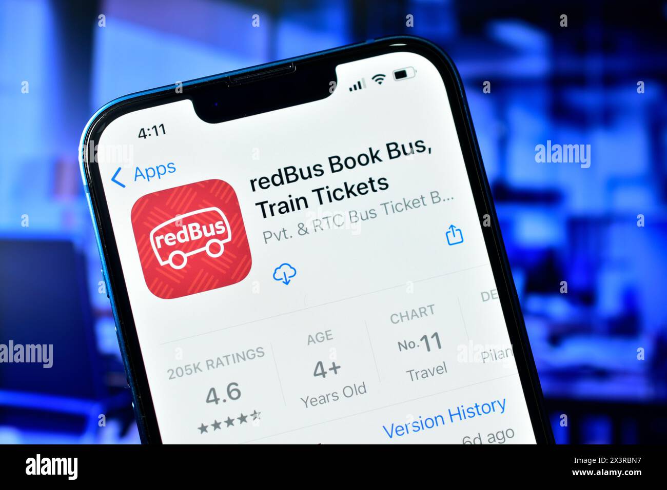 Redbus hi-res stock photography and images - Alamy