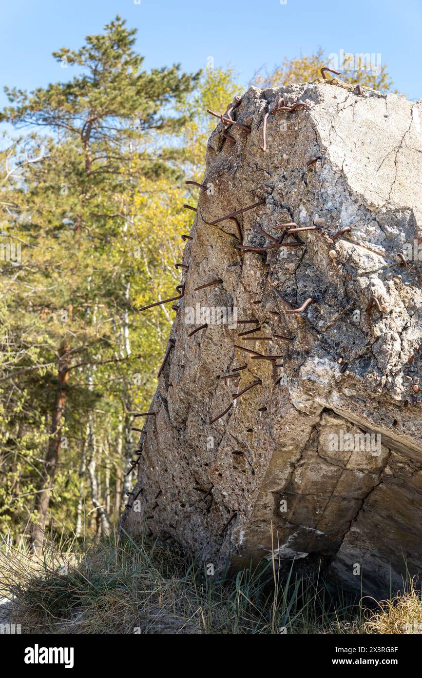 Old rebar hi-res stock photography and images - Alamy