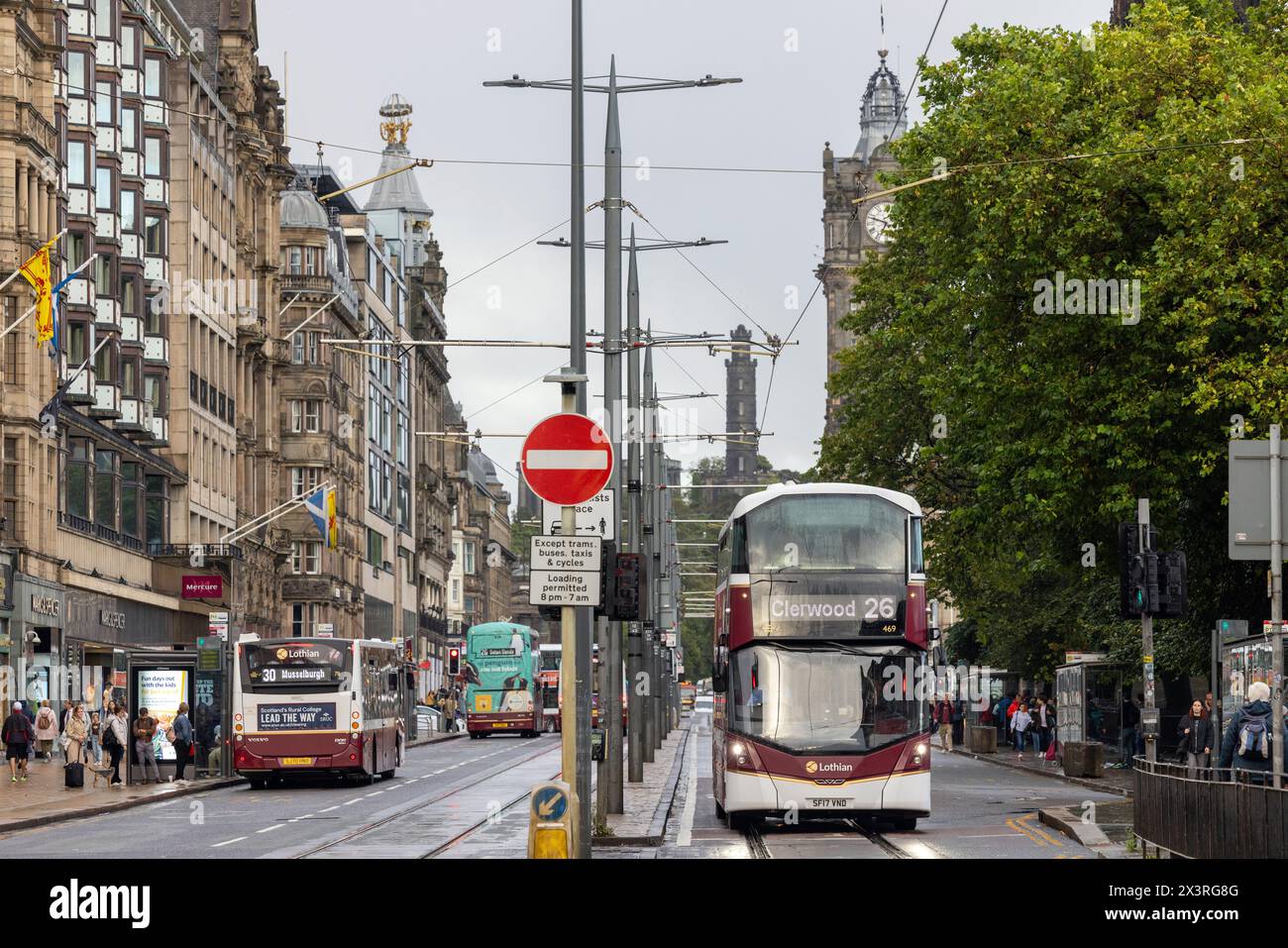 Buses on Princes Street, Edinburgh Stock Photo - Alamy
