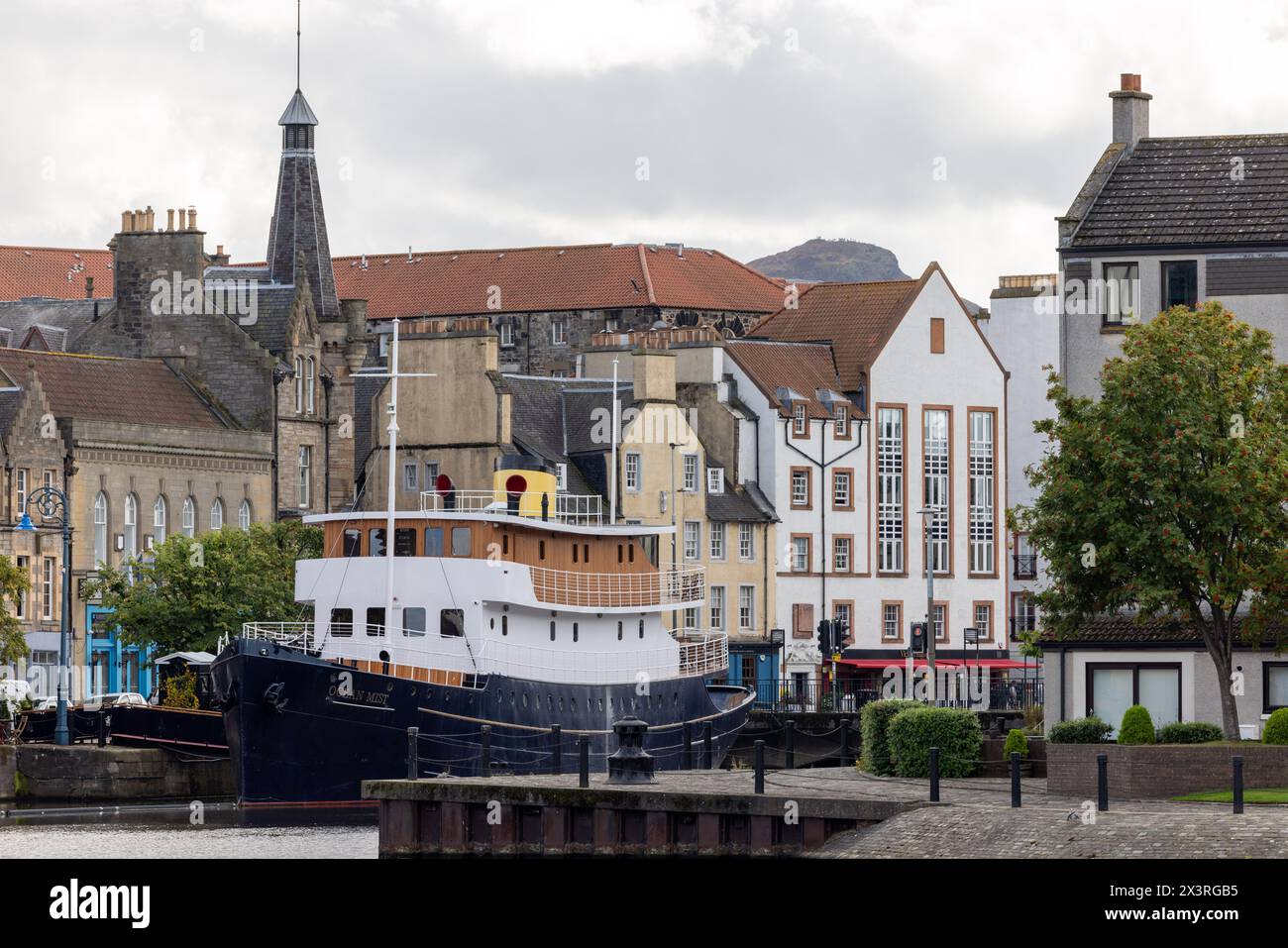 Leith docks edinburgh scotland ship hi-res stock photography and images ...