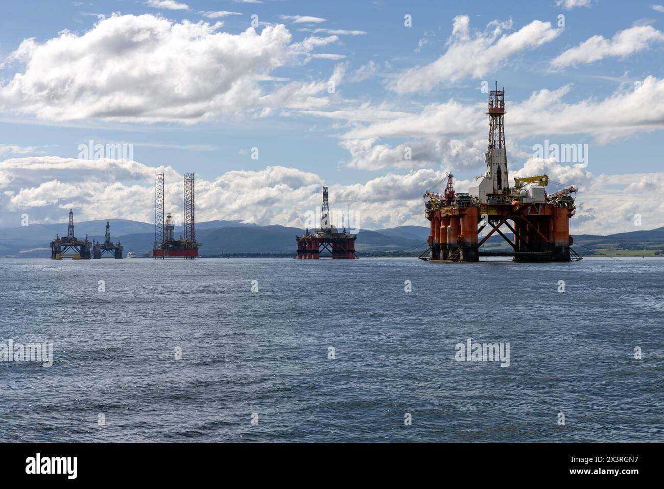 Drilling rigs hi-res stock photography and images - Alamy