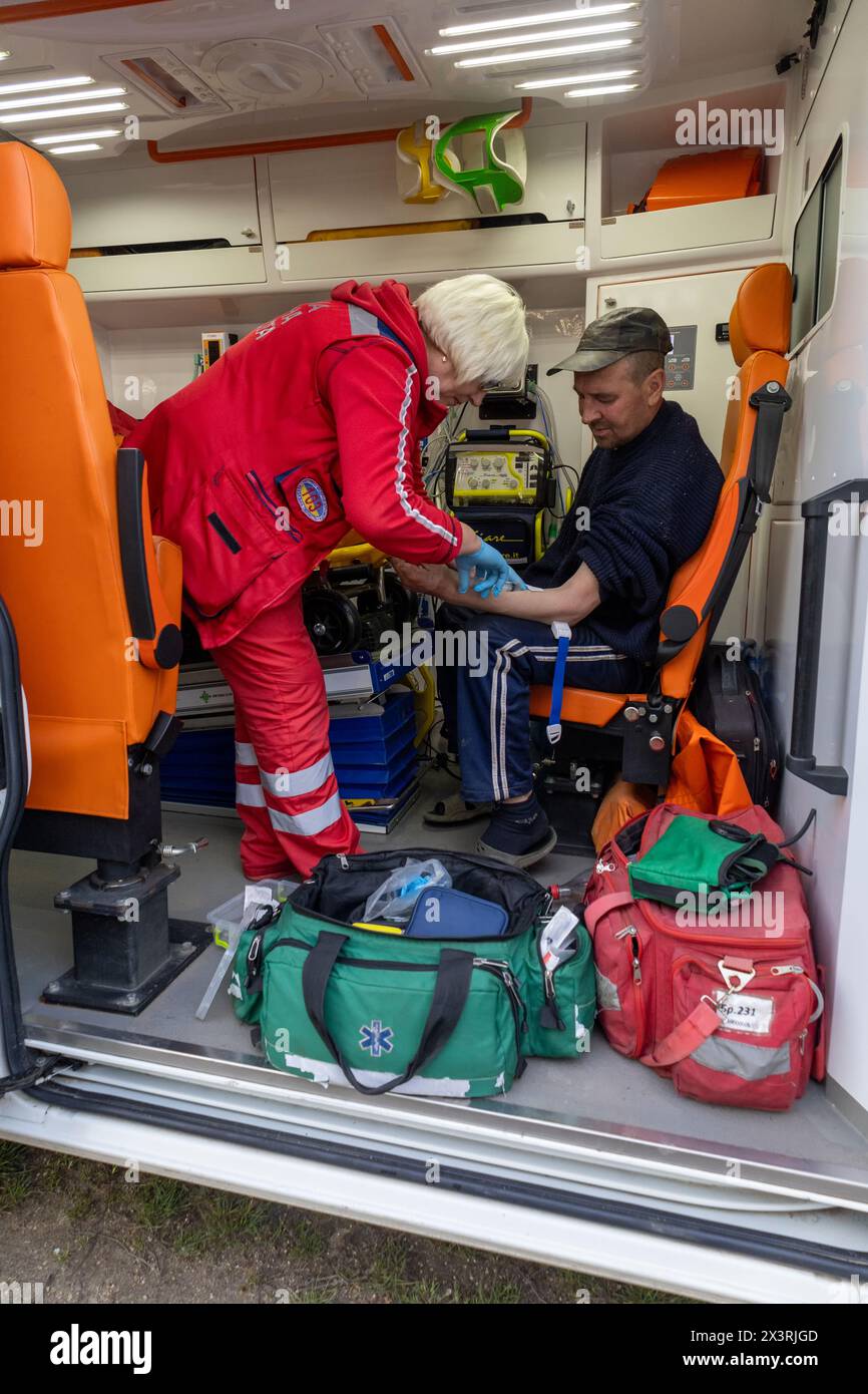 Paramedic emergency medication patient hi-res stock photography and ...