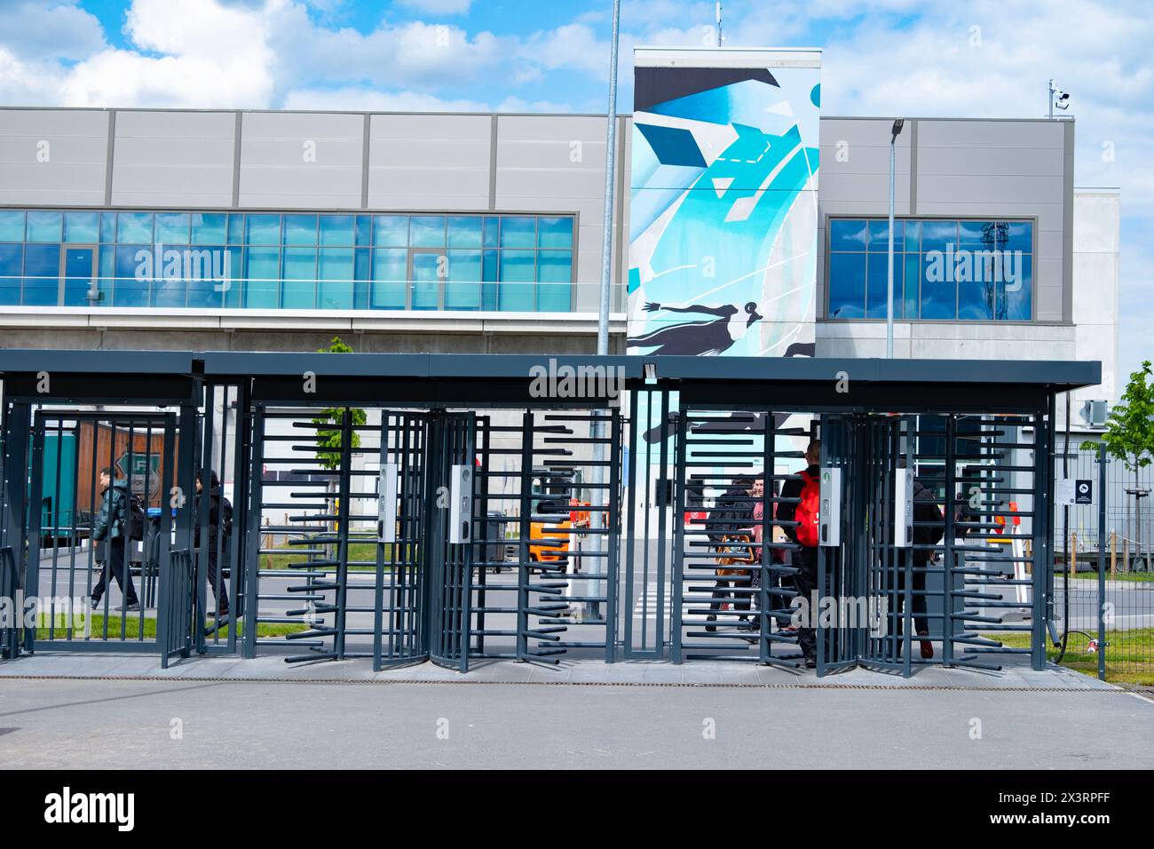 Work shift arrival, checkpoint Tesla Gigafactory Berlin-Brandenburg ...