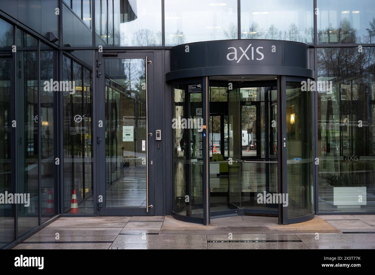 Corporate office building axis hi-res stock photography and images - Alamy