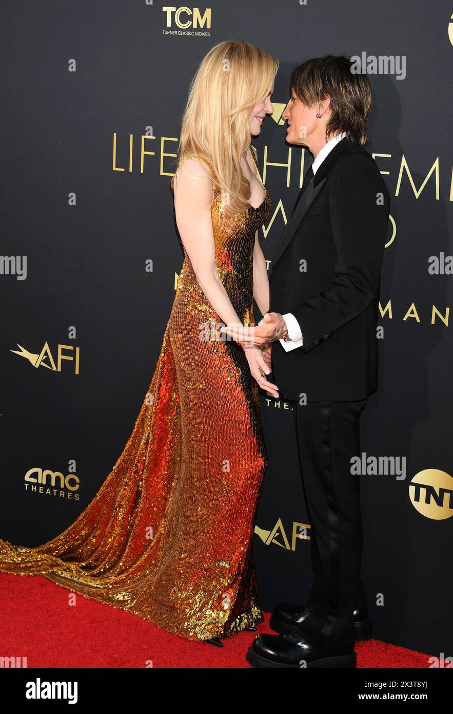 HOLLYWOOD, CALIFORNIA - APRIL 27: (L-R) Nicole Kidman and Keith Urban ...