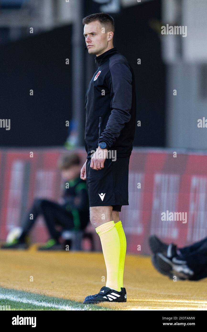 Fourth Official Aaron Jones during the second half. Connahs Quay v The ...
