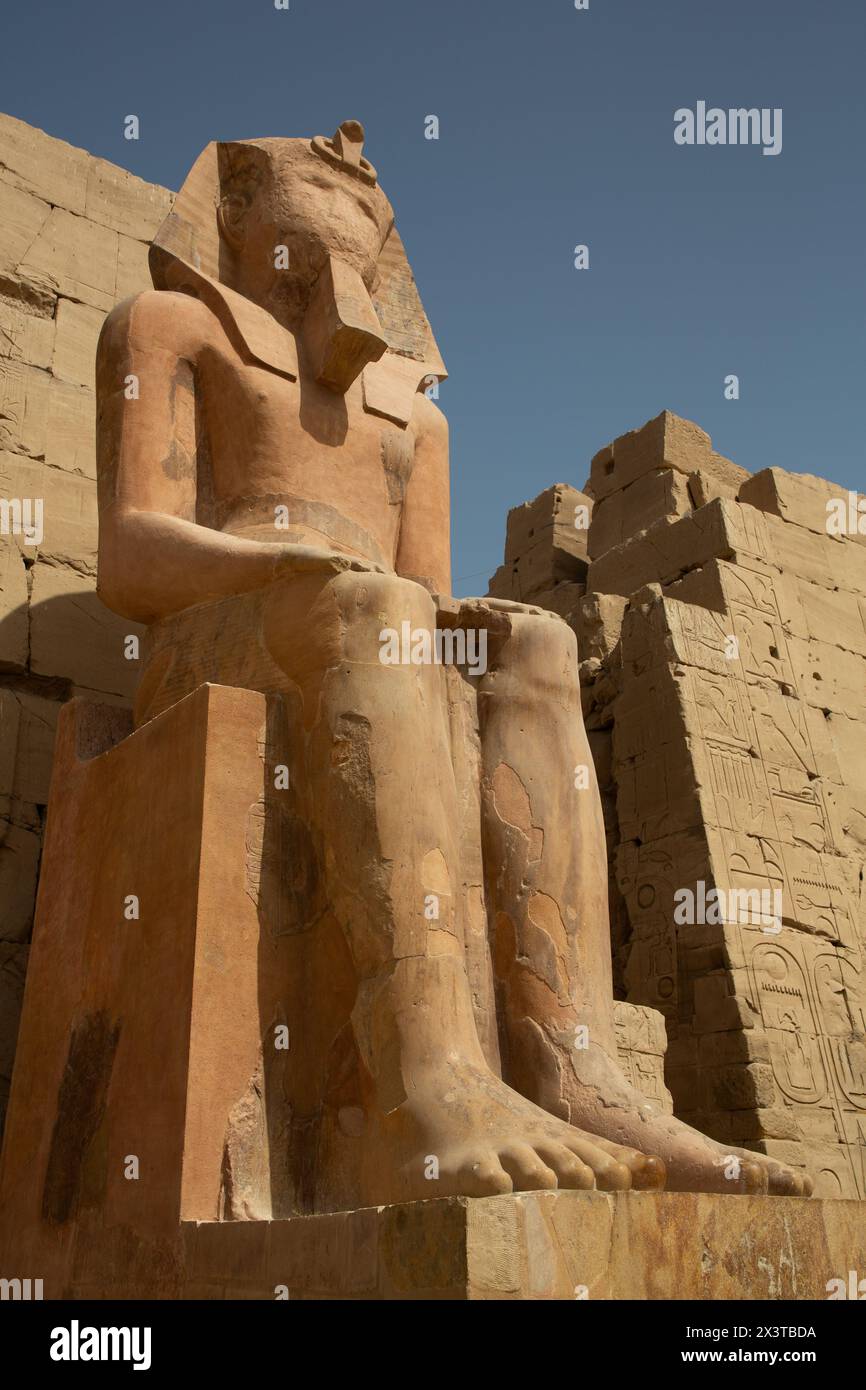 Seated Pharaoh, Pylon 8, Karnak Temple Complex, UNESCO World Heritage ...
