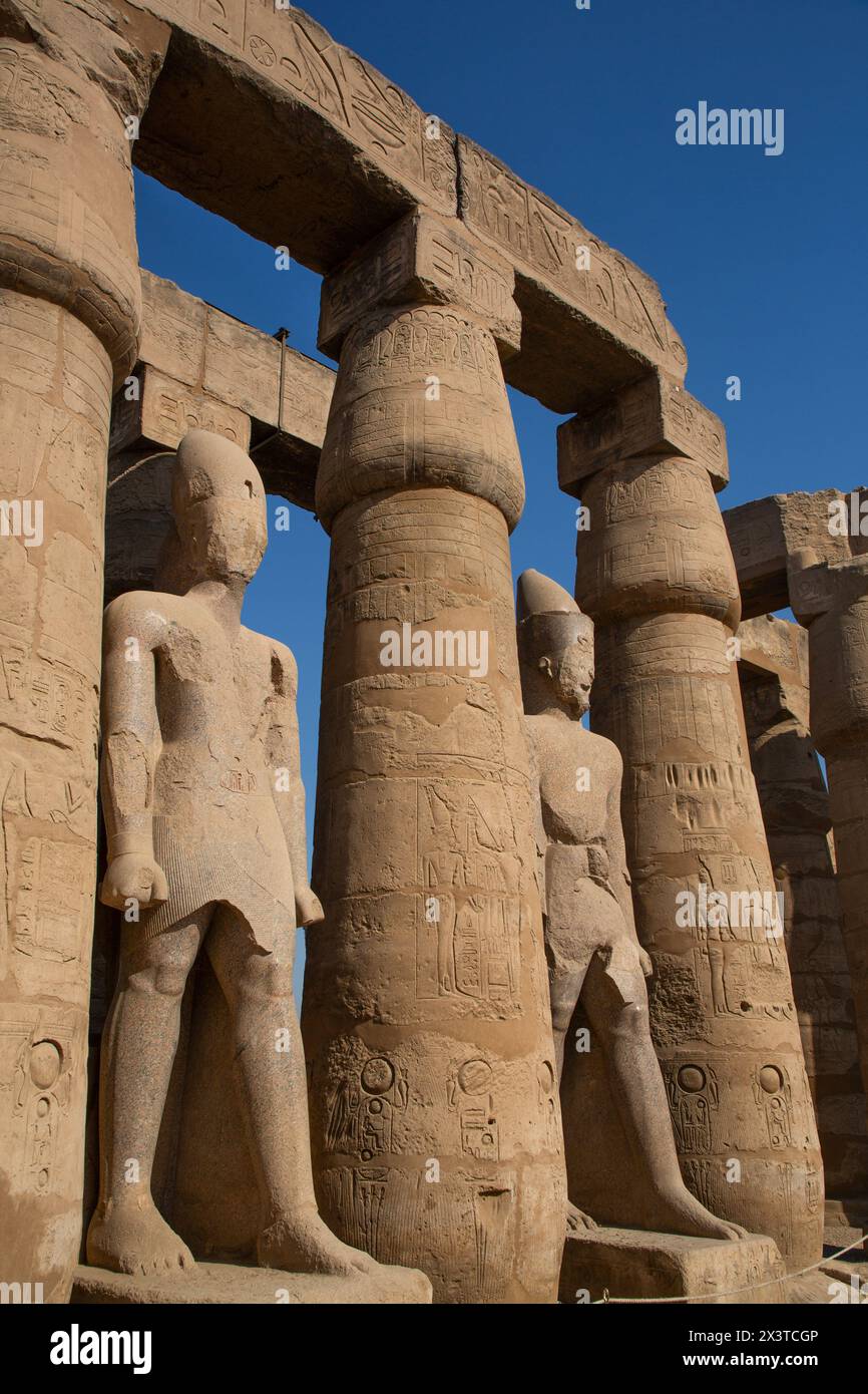 Papyrus Columns and Statues, Courtyard of Rameses II, Luxor Temple ...